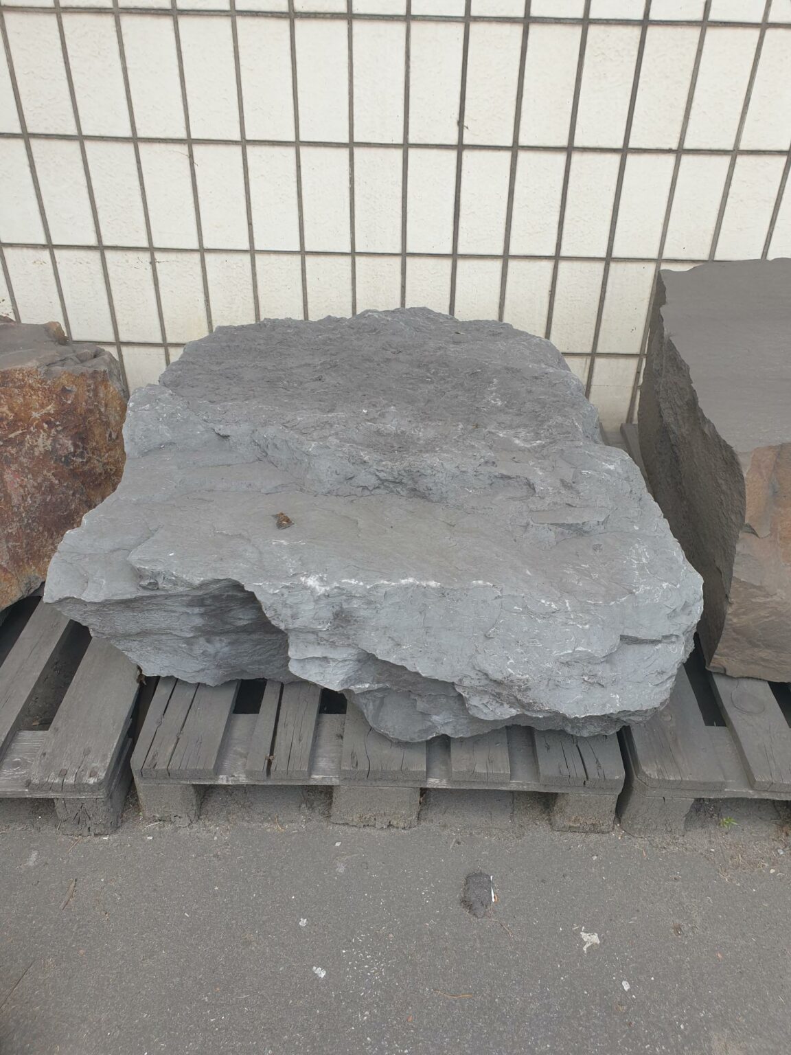 N102 Neandertaler Kalkstein - Dislich & Kempkes